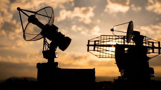 Disconnected cloud: Exploring hybrid and edge computing solutions